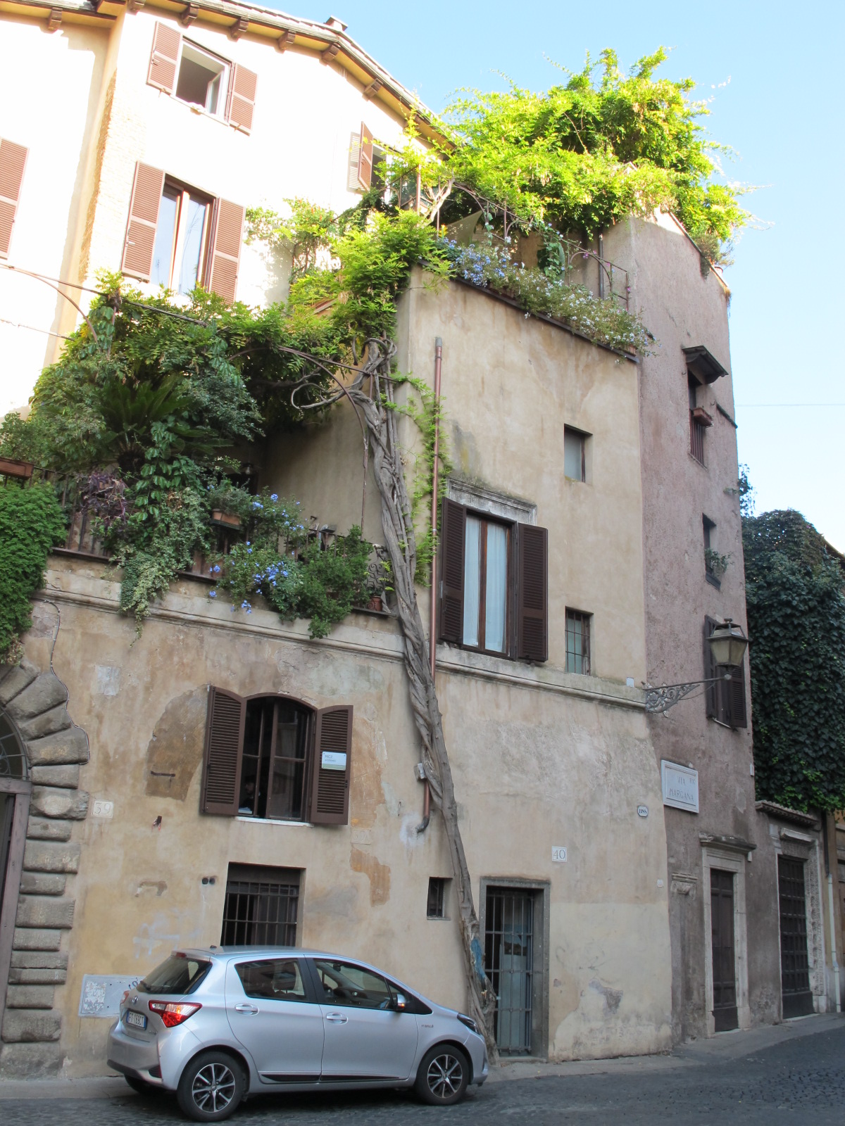 Piazza Margana – The Spanish Steps Apartment on Via della Mercede